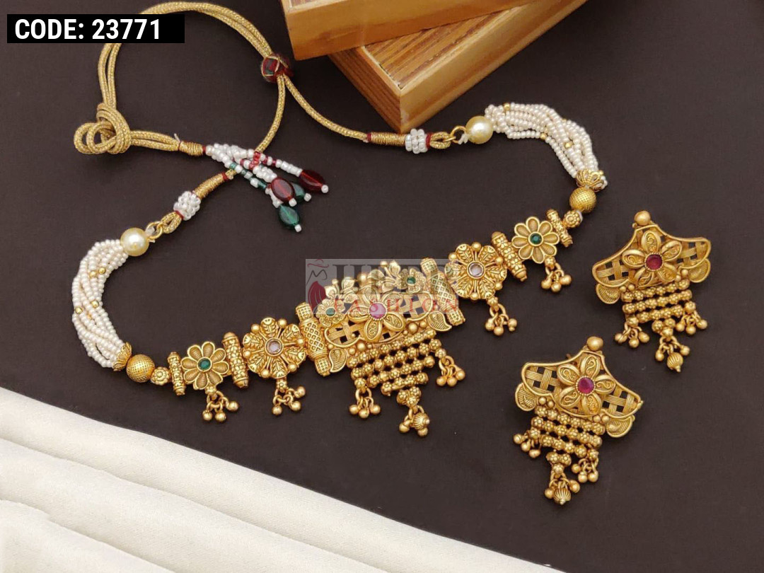 New fashion gold ornaments store