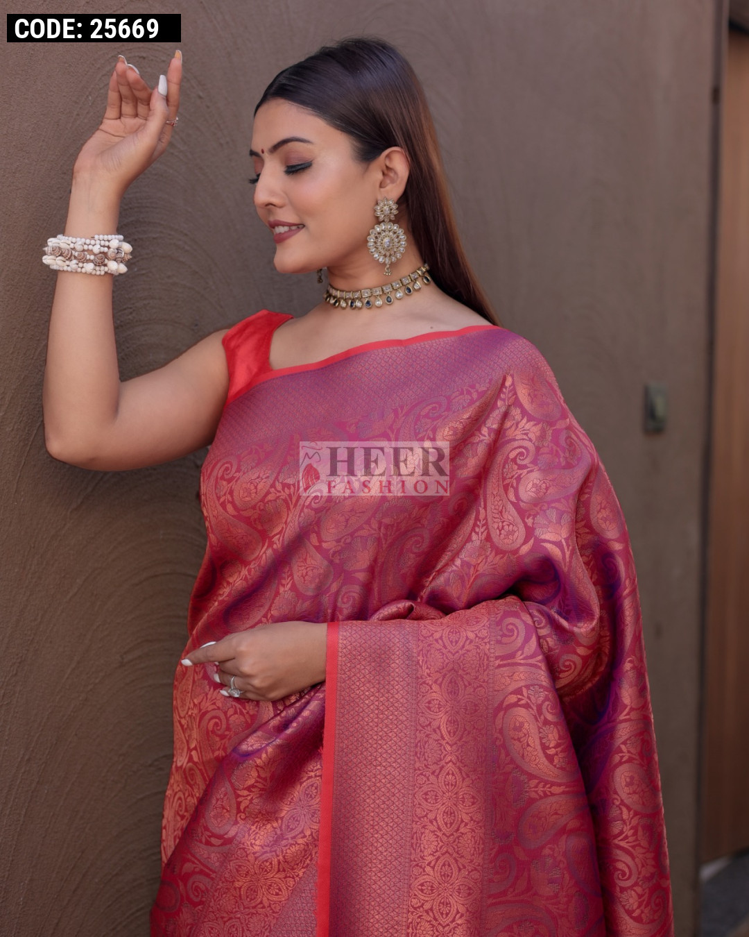 Magenta color kanchipuram silk saree with zari woven work