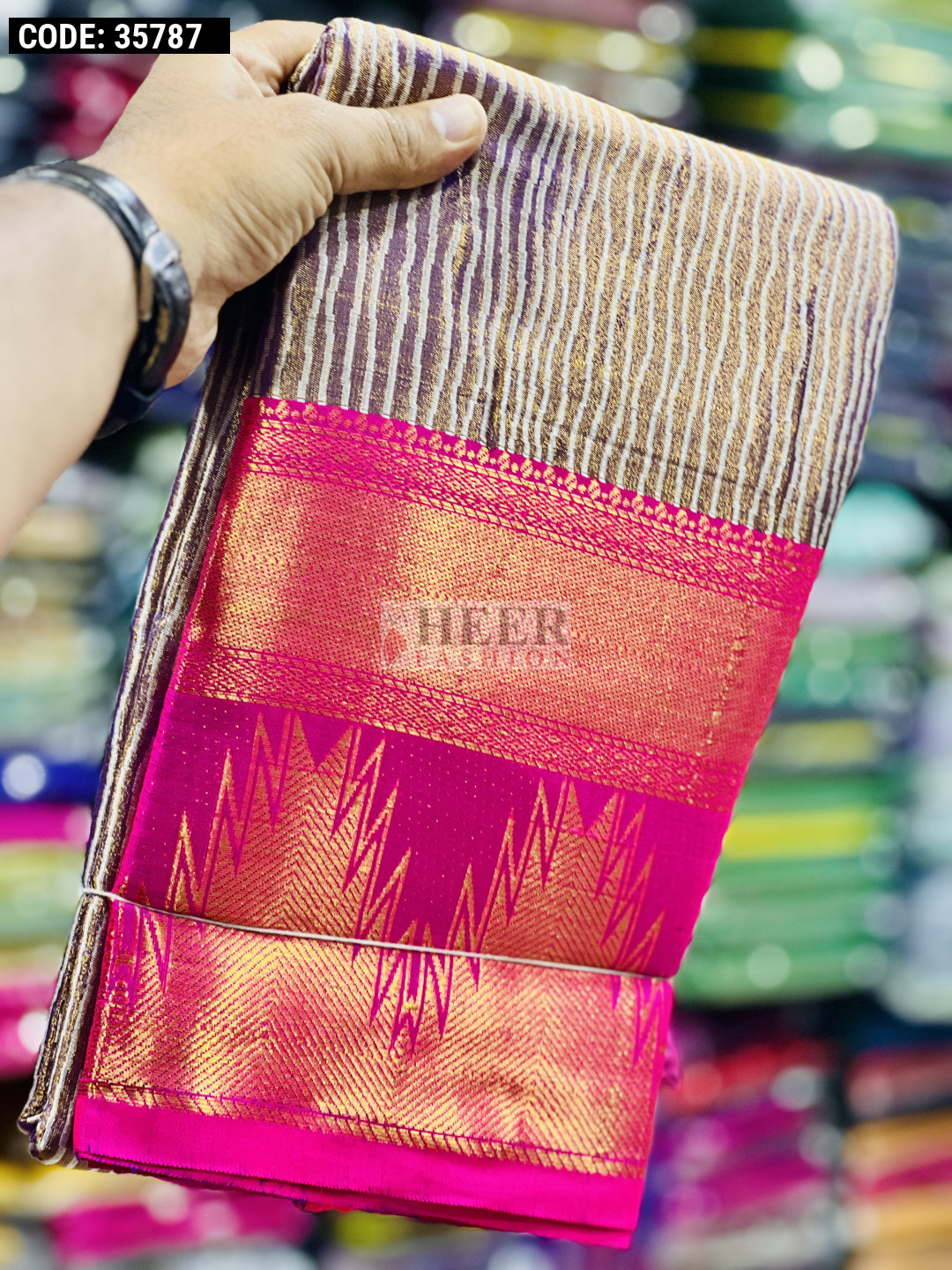 Beige and rani pink color kanjivaram pattu silk saree with zari weaving ...