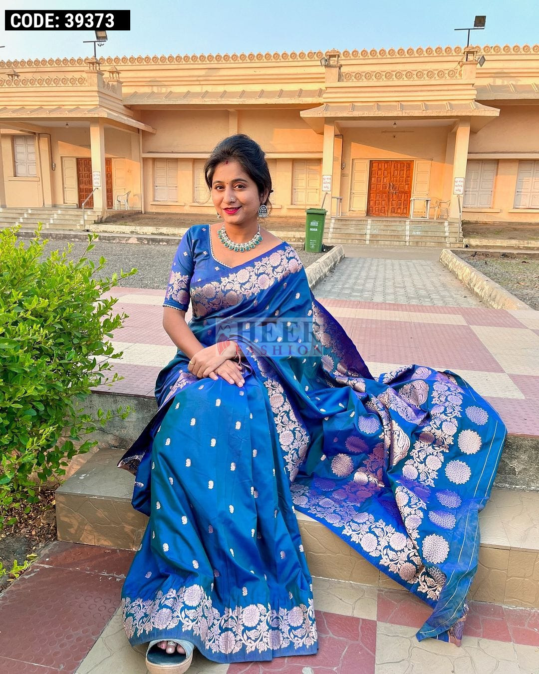 Morpeach banarasi silk saree with zari weaving work